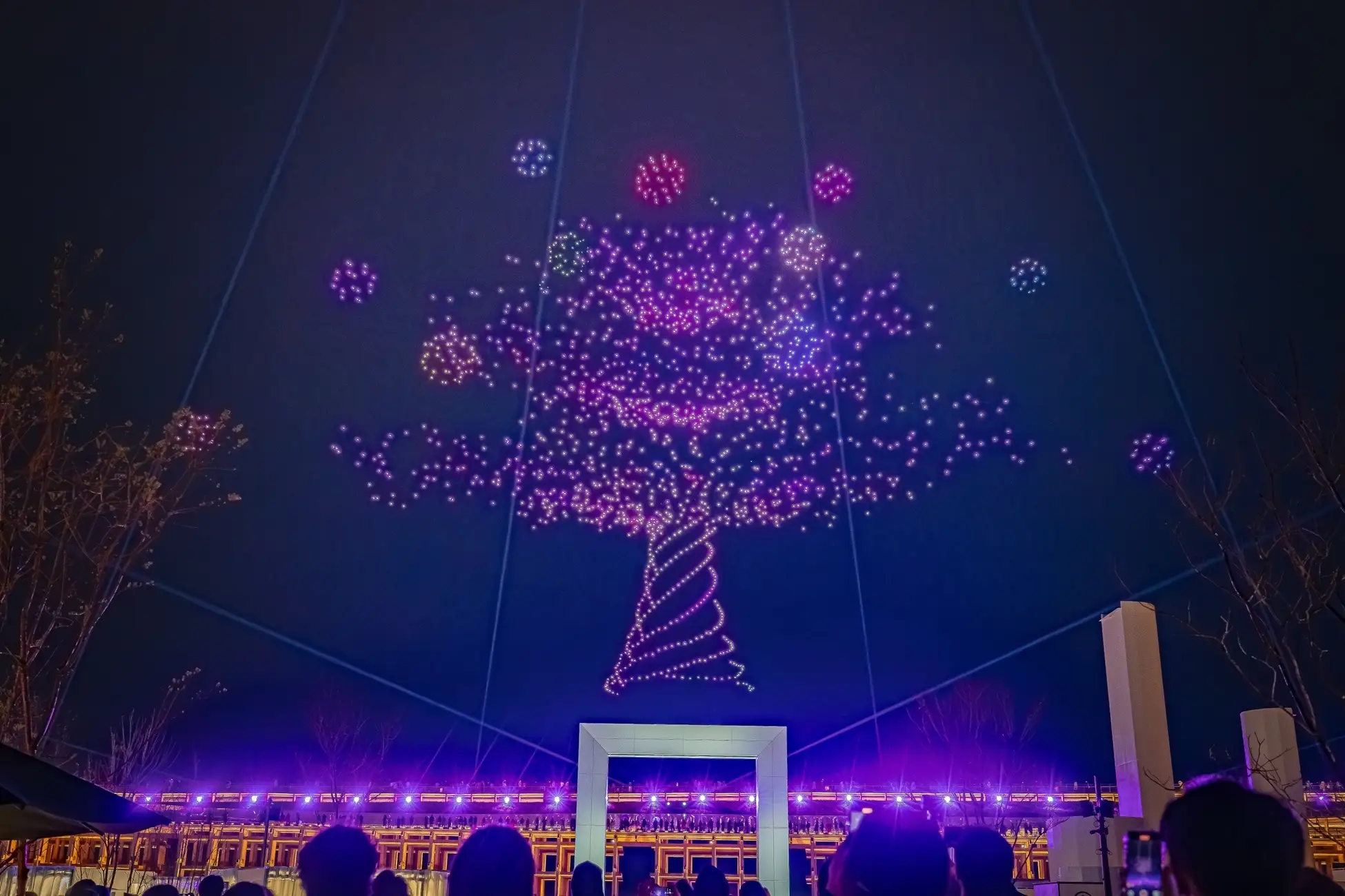 ドローンショーとは？仕組みや料金体系・おすすめ企業を徹底解説！